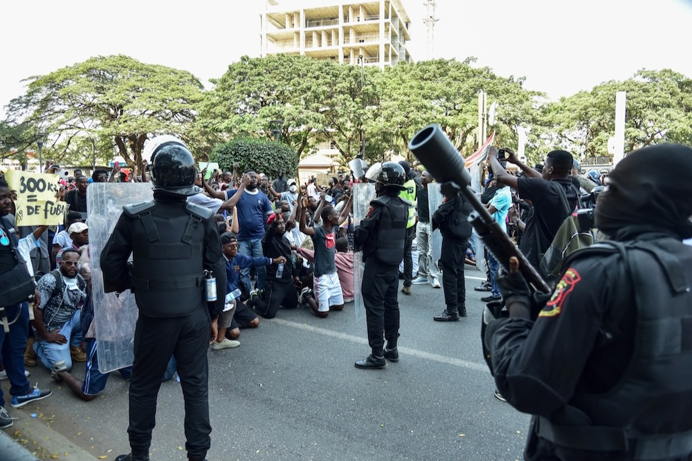 Angolan police use excessive force against peaceful protestors - IFEX